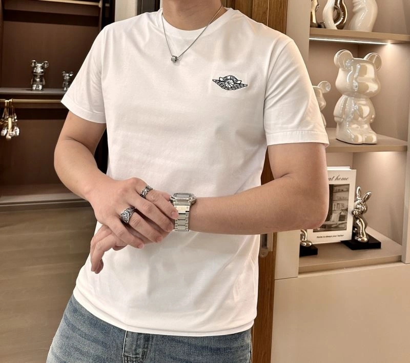 High fidelity Christian Dior T-Shirts