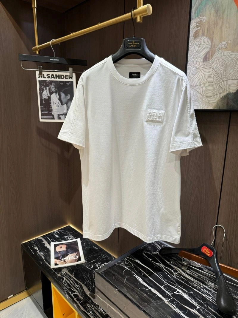 Accurate model Christian Dior T-Shirts