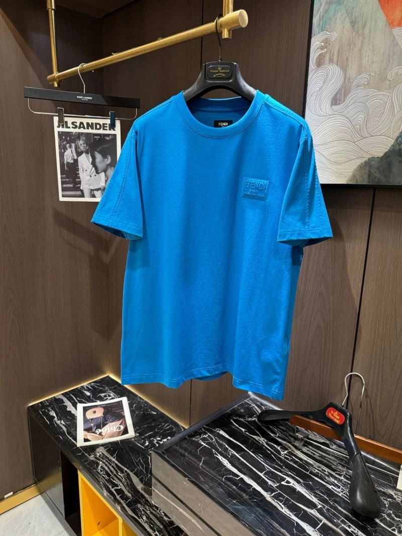 Accurate model Christian Dior T-Shirts