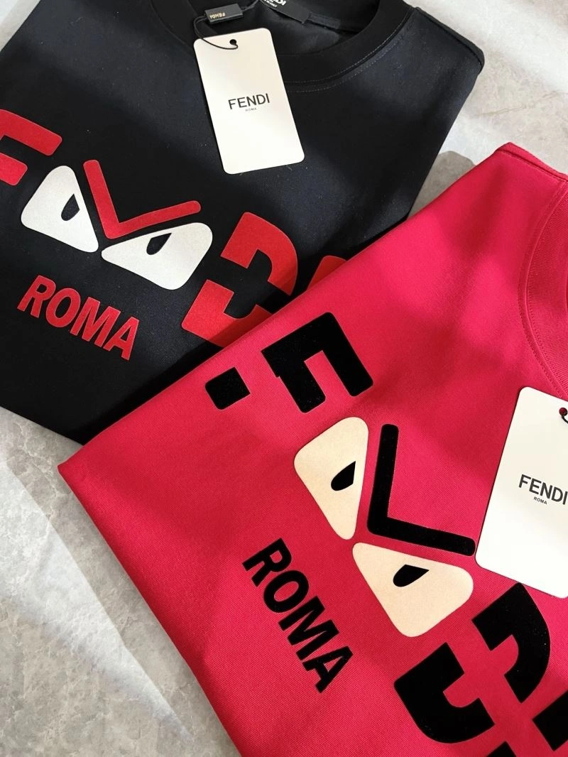 Accurate model Christian Dior T-Shirts