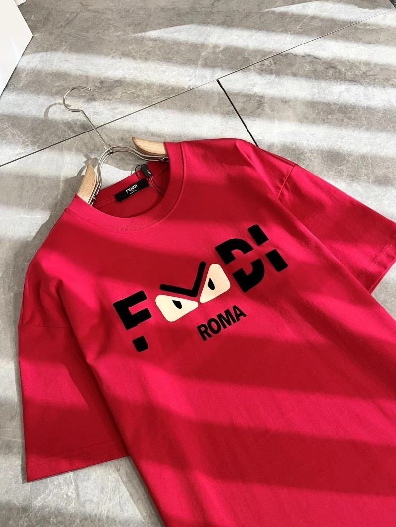 Accurate model Christian Dior T-Shirts