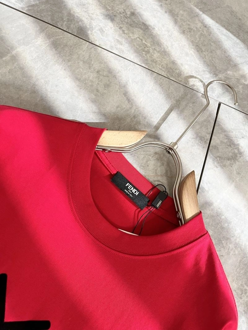 Accurate model Christian Dior T-Shirts