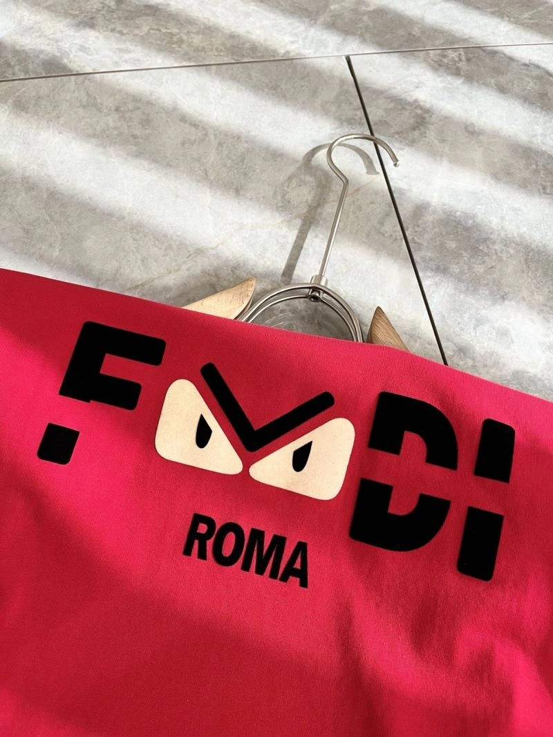 Accurate model Christian Dior T-Shirts