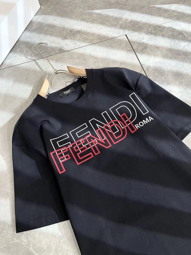 Accurate model Christian Dior T-Shirts
