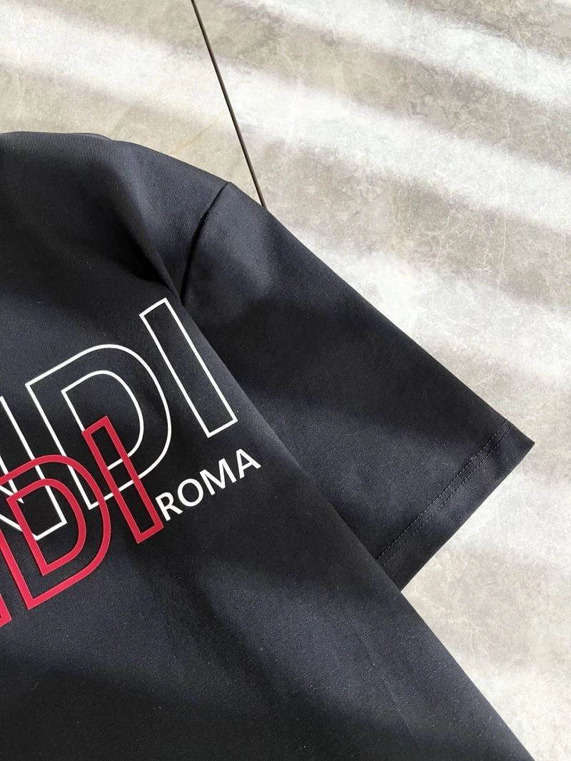 Accurate model Christian Dior T-Shirts