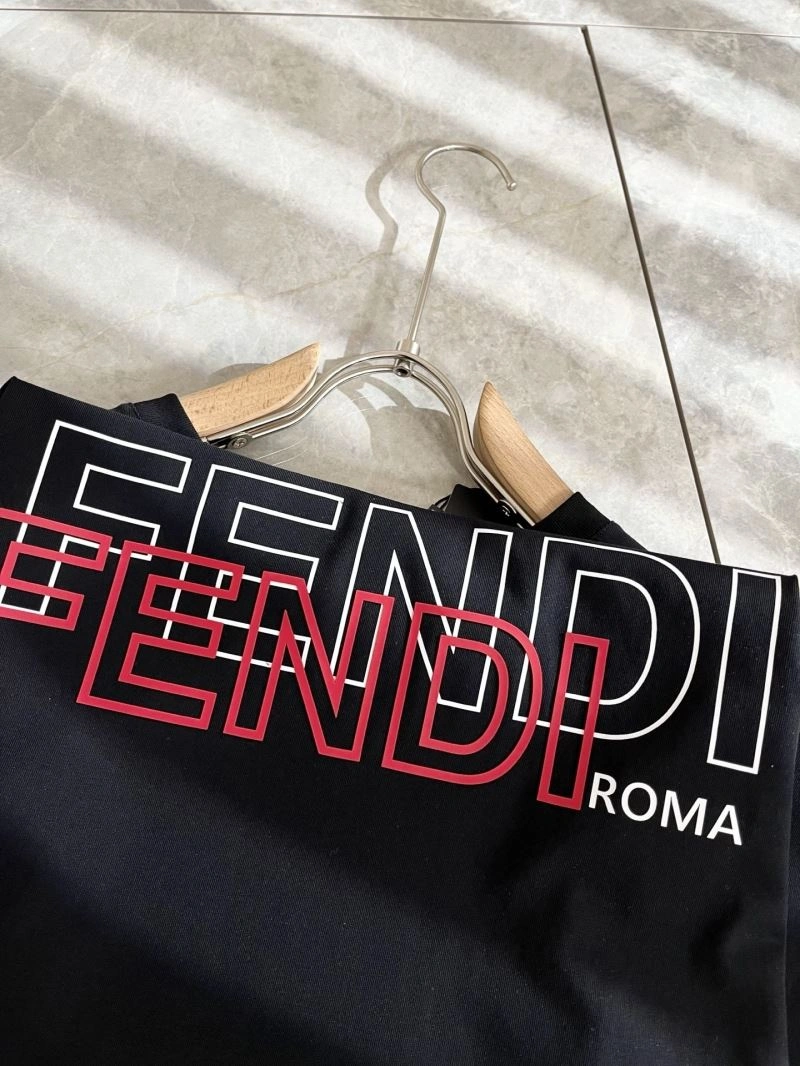 Accurate model Christian Dior T-Shirts