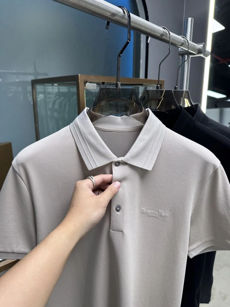 Accurate model Christian Dior T-Shirts