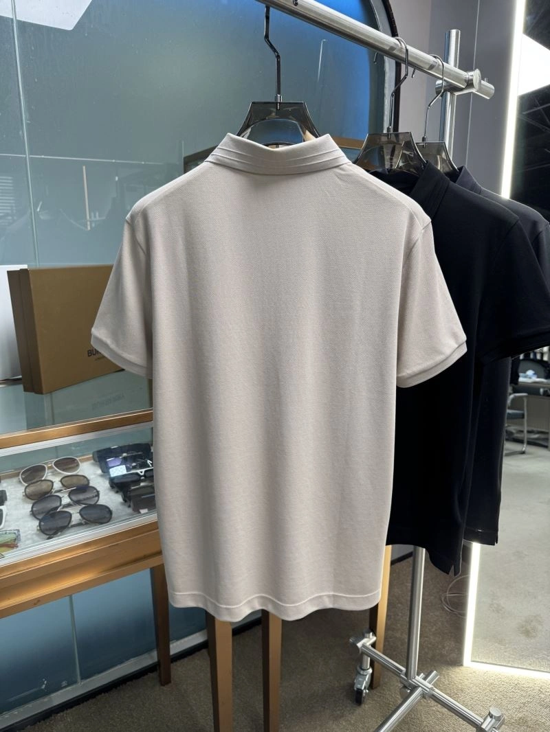 Accurate model Christian Dior T-Shirts