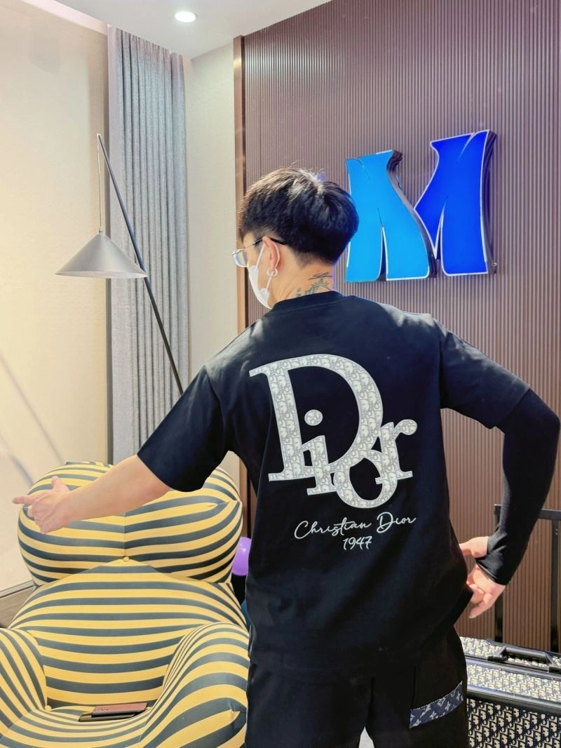 Economical Christian Dior T-Shirts