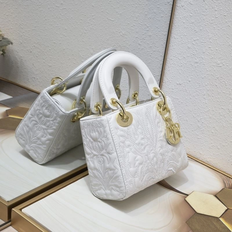 Accurate model Christian Dior Top Handle Bags