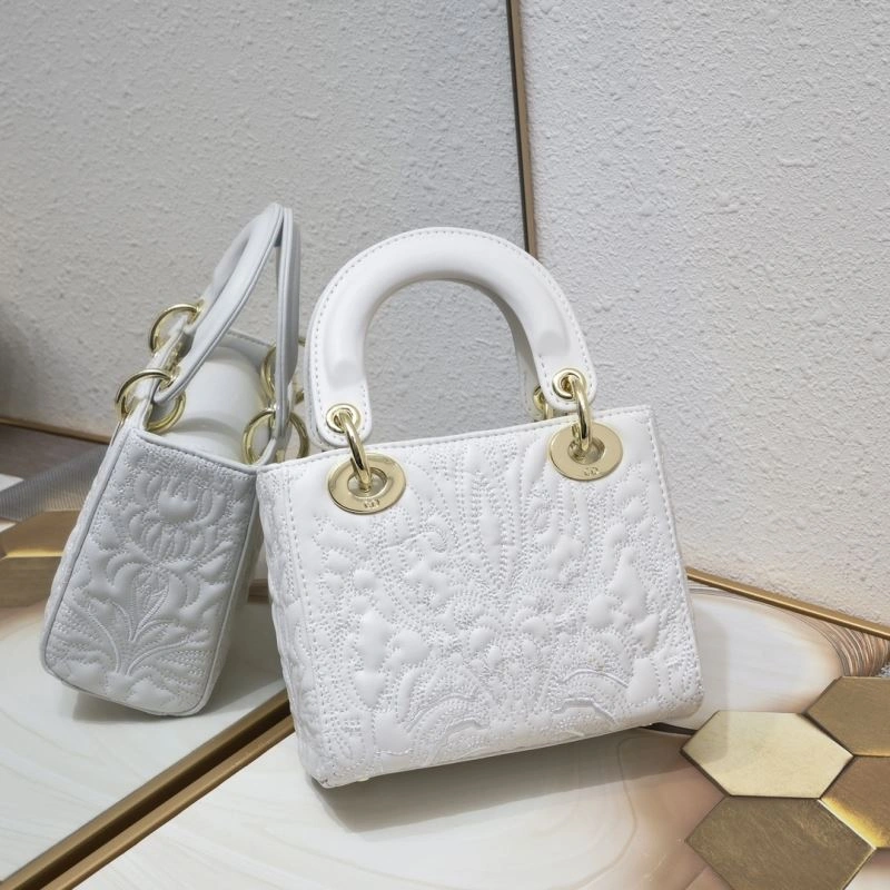Accurate model Christian Dior Top Handle Bags