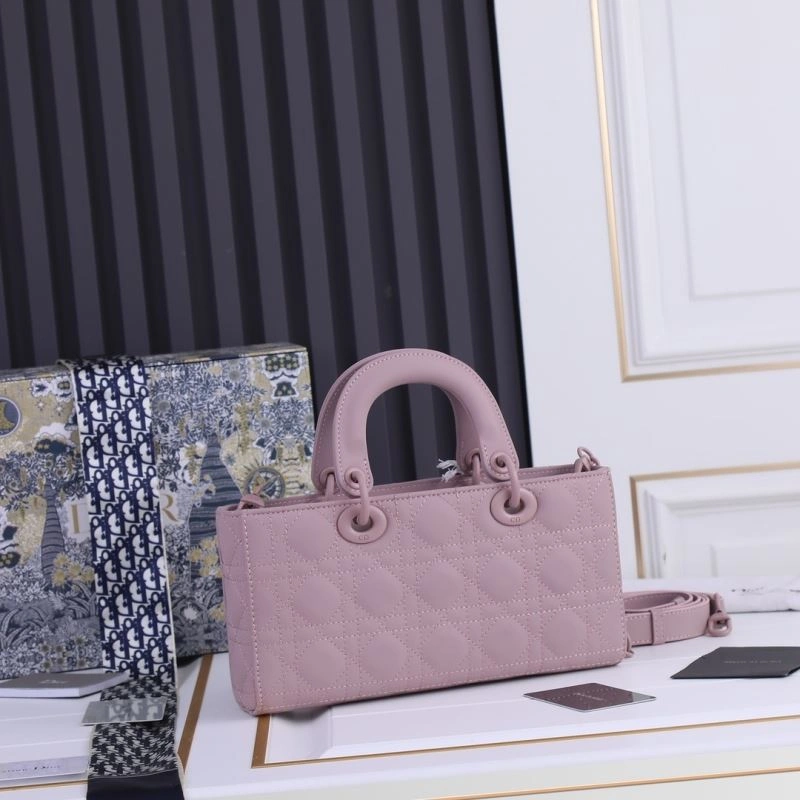Accurate model Christian Dior Top Handle Bags