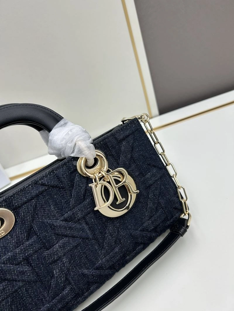 Accurate model Christian Dior Top Handle Bags