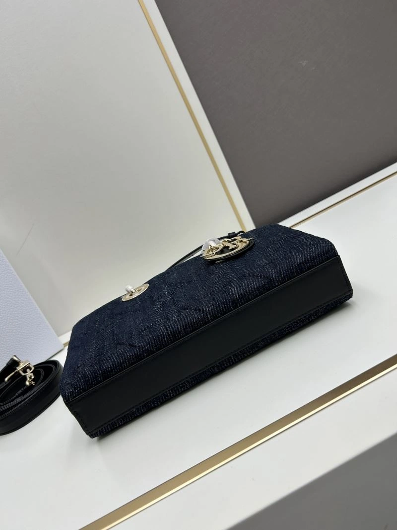 Accurate model Christian Dior Top Handle Bags