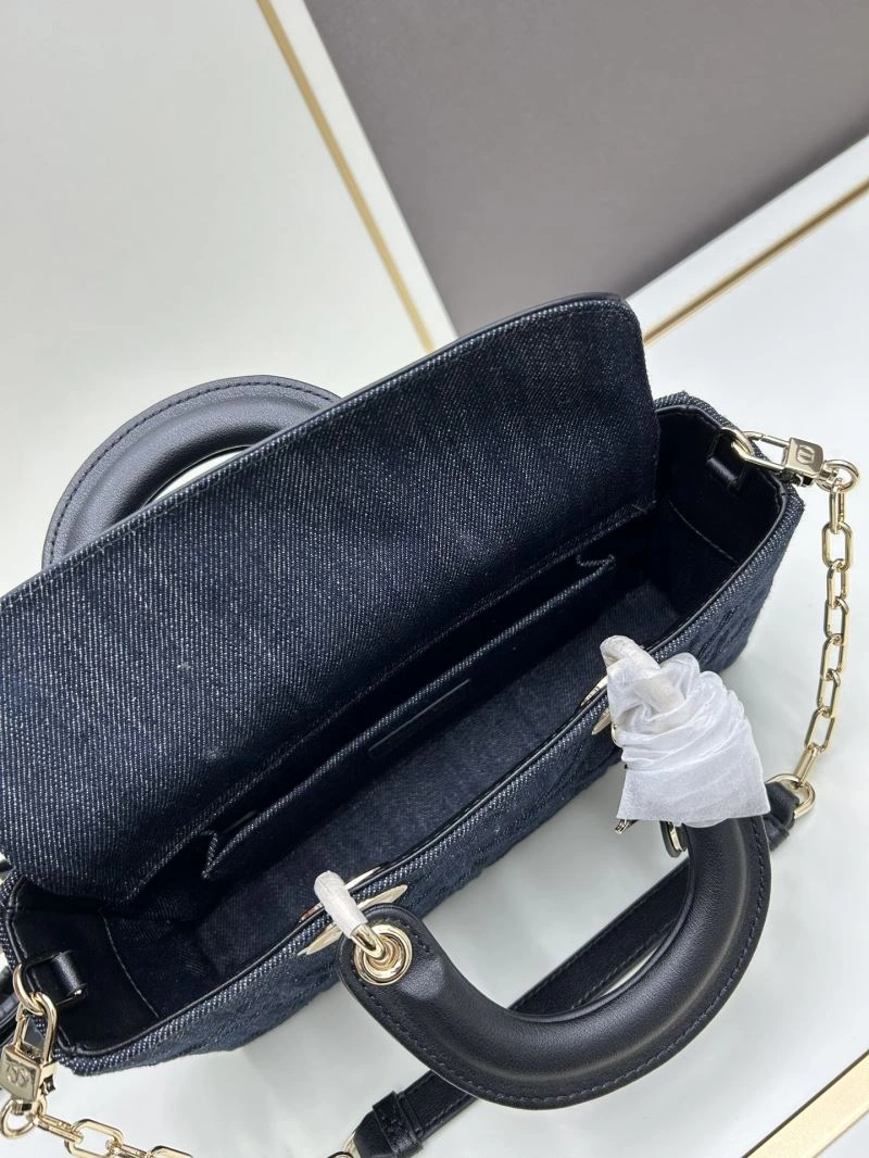 Accurate model Christian Dior Top Handle Bags