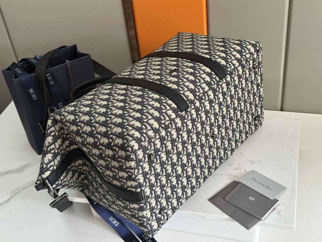Top match Christian Dior Top Handle Bags