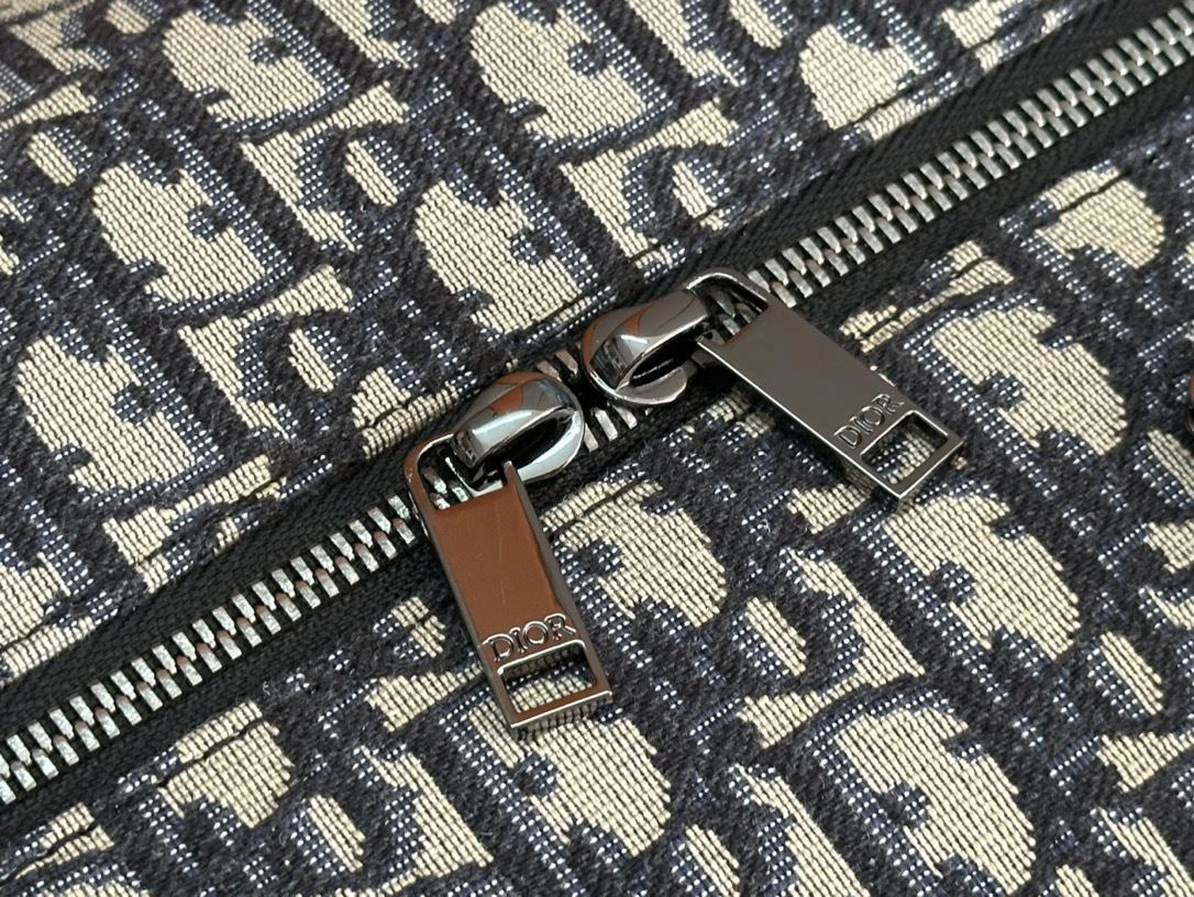 Top match Christian Dior Top Handle Bags