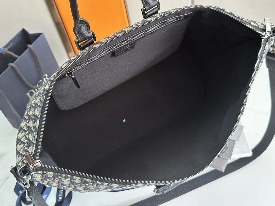 Top match Christian Dior Top Handle Bags