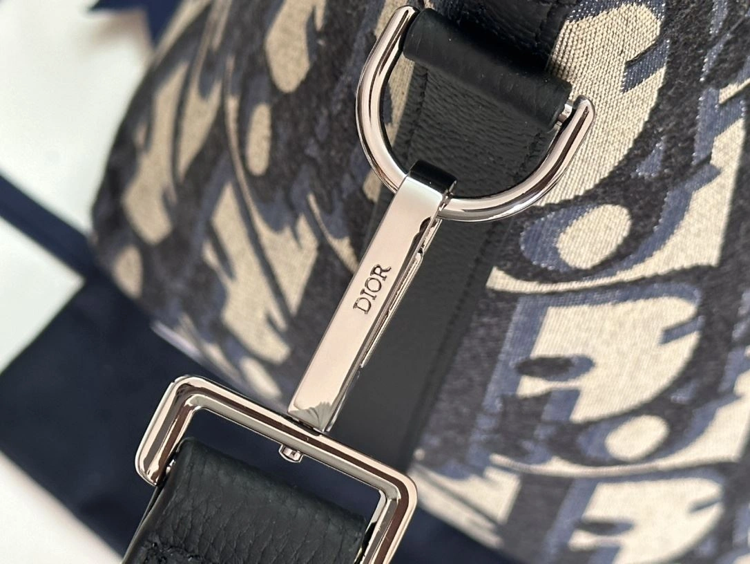 High accuracy Christian Dior Top Handle Bags