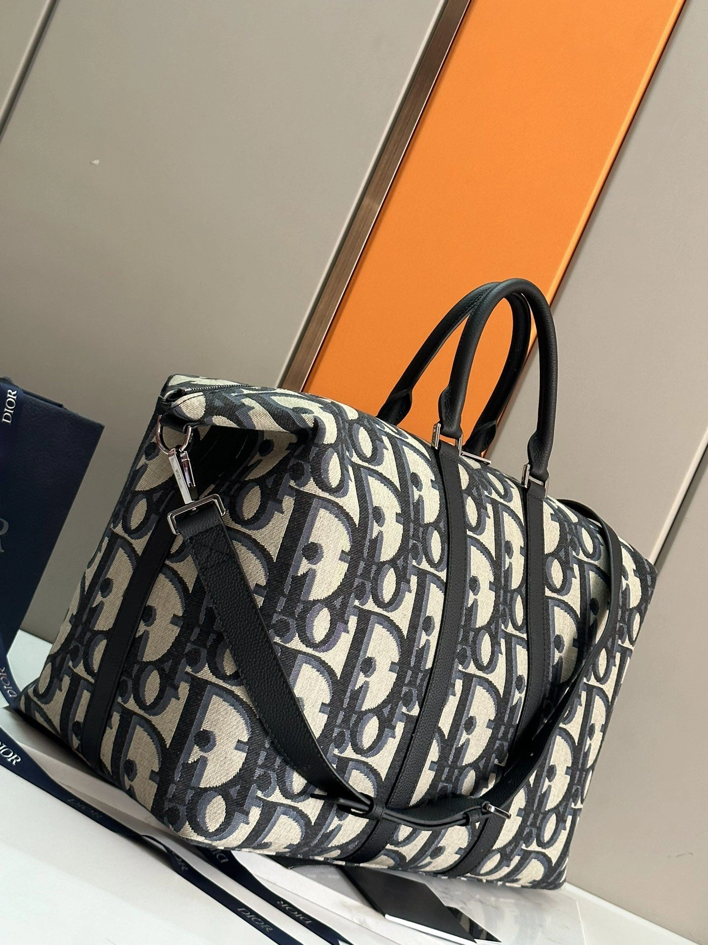 Accurate model Christian Dior Top Handle Bags