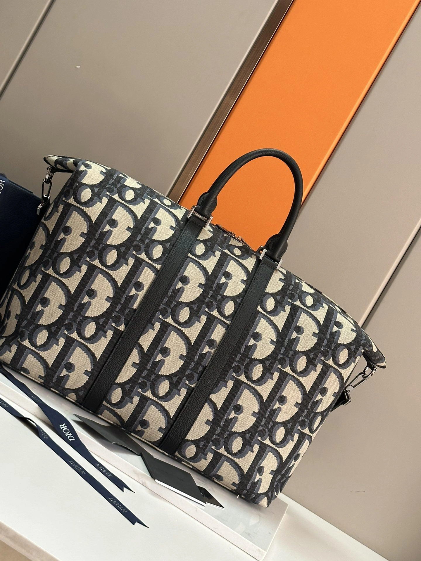 Accurate model Christian Dior Top Handle Bags