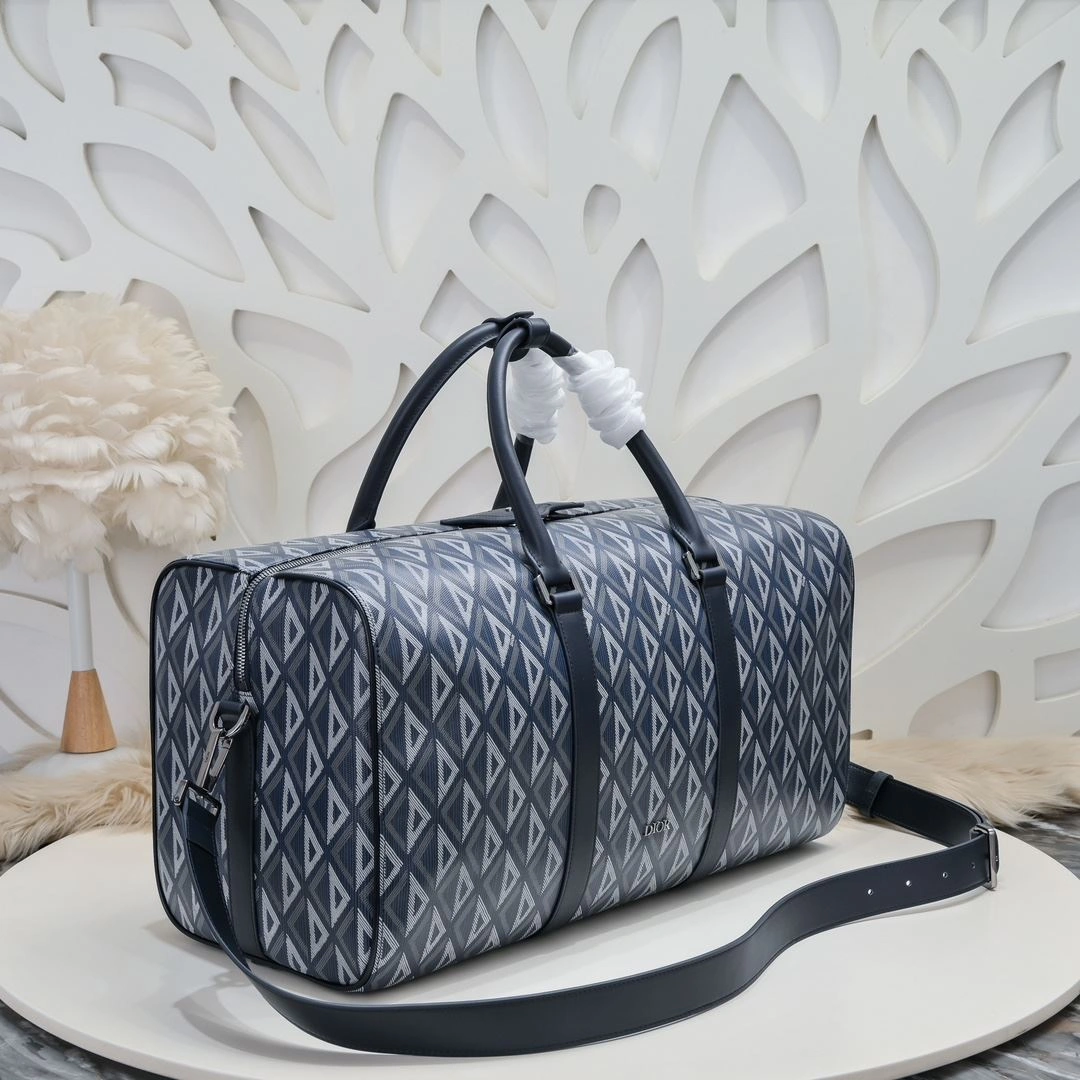 Accurate model Christian Dior Travel Bags