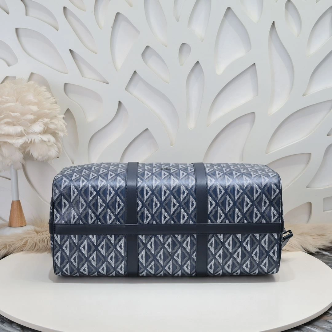 Accurate model Christian Dior Travel Bags