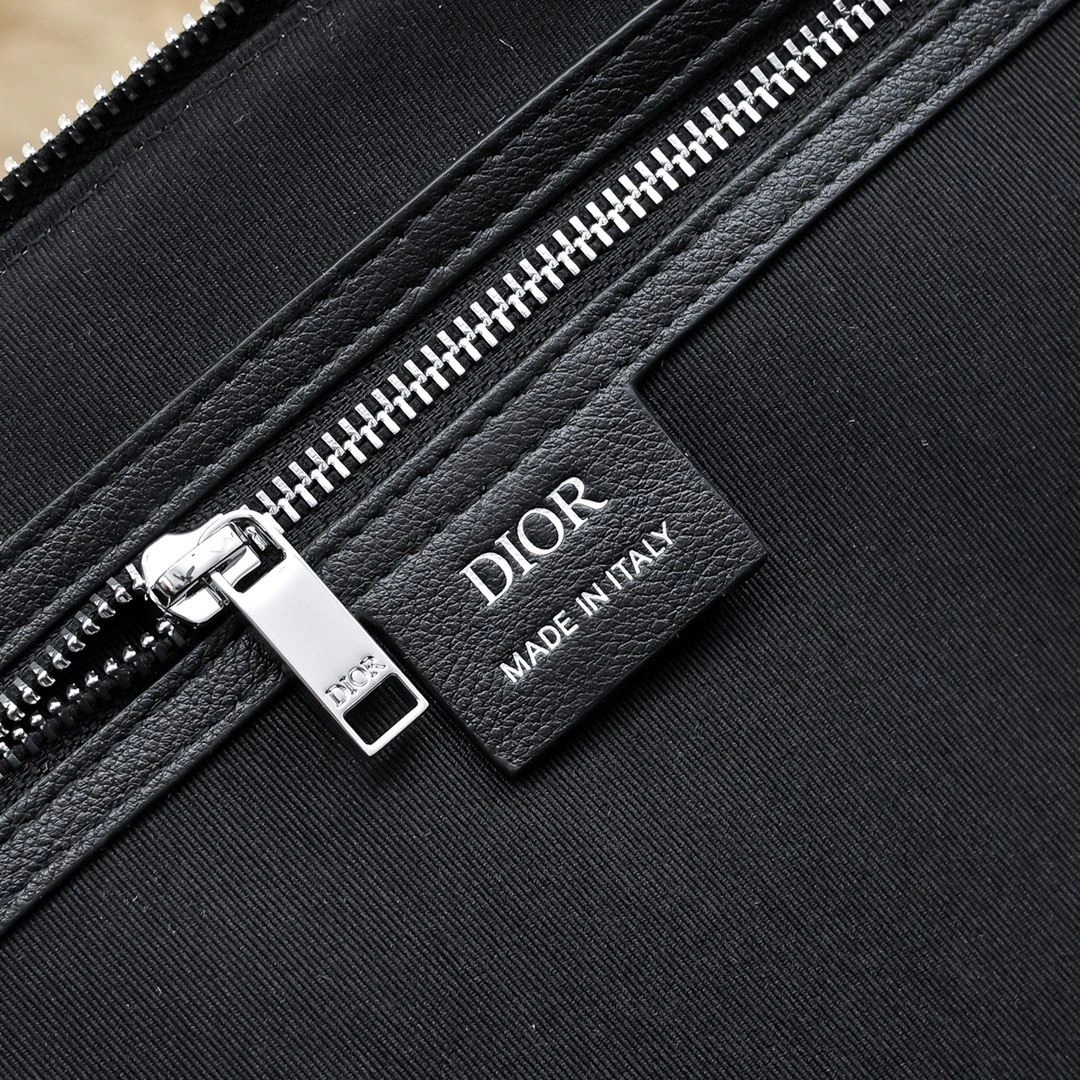 Value-priced Christian Dior Travel Bags