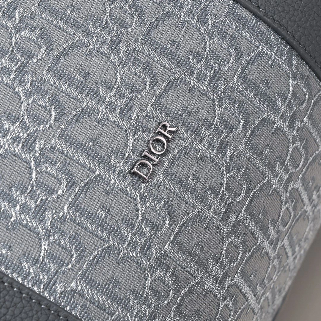 Bargain Christian Dior Travel Bags