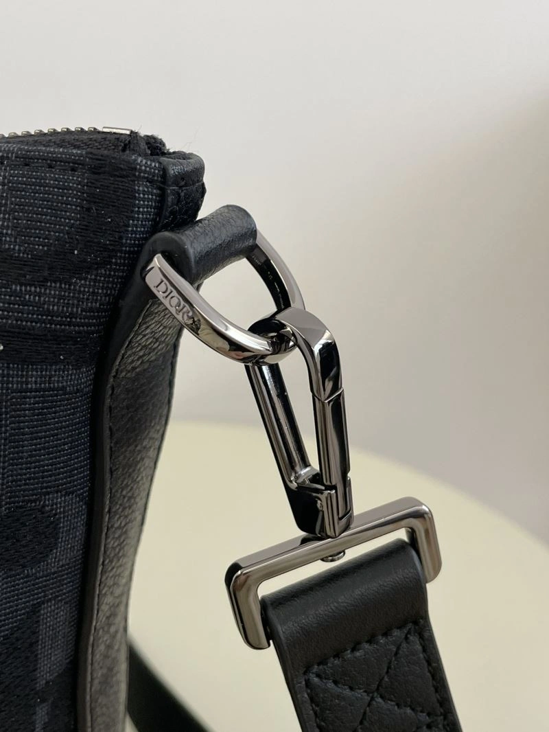 Accurate model Christian Dior Travel Bags