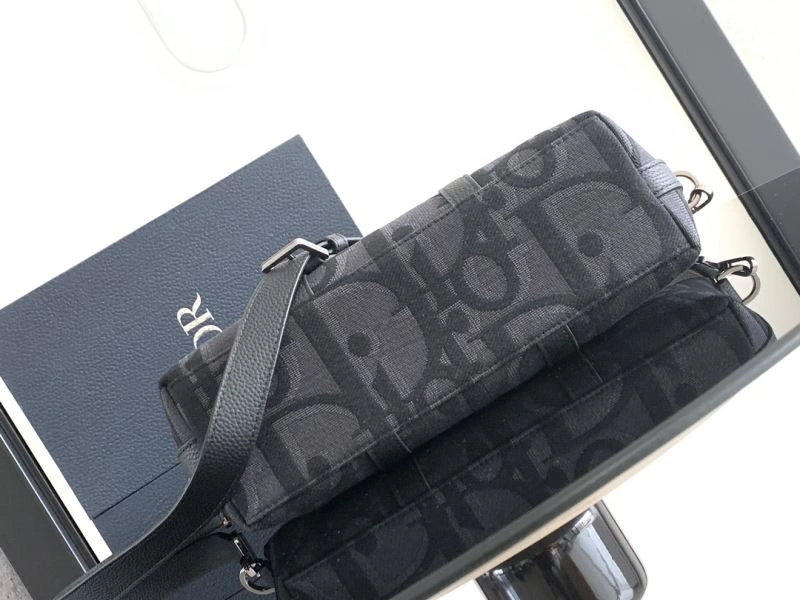 Low-cost Christian Dior Travel Bags