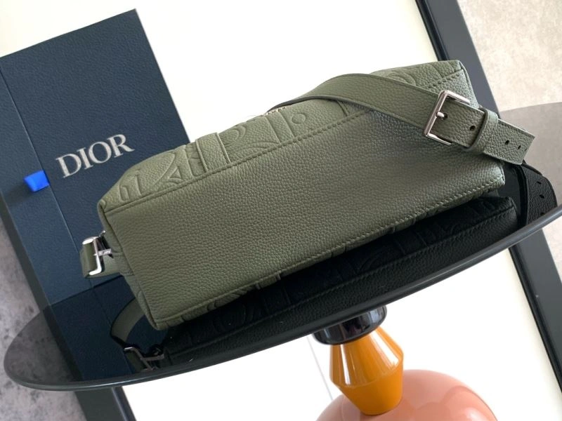 Low-cost Christian Dior Travel Bags
