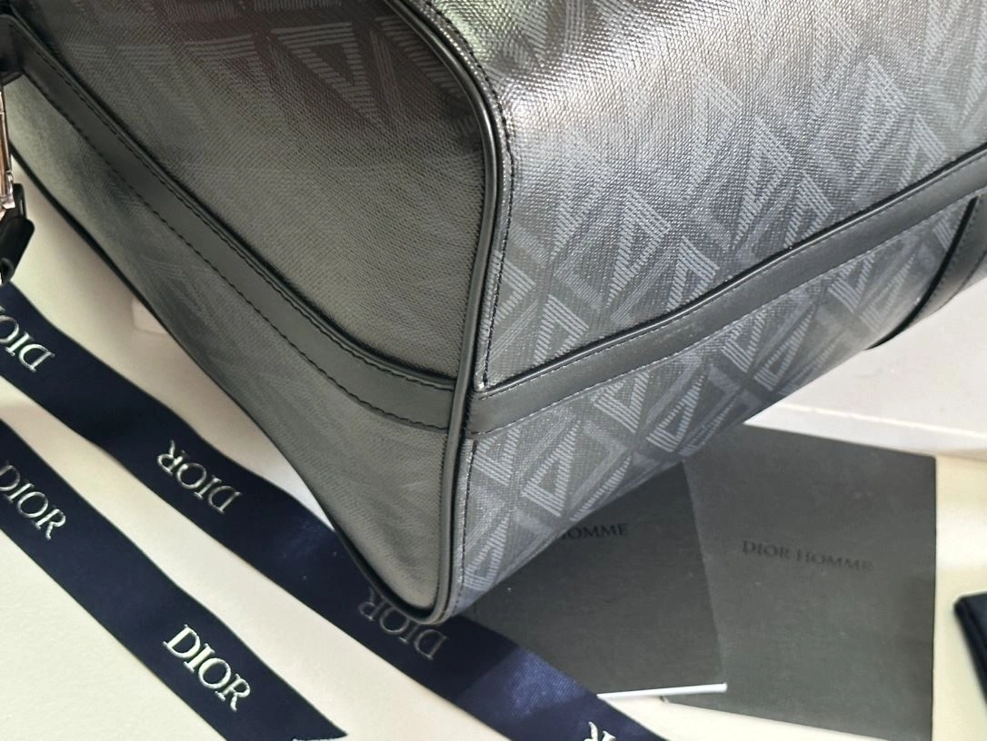 Exact replica Christian Dior Travel Bags