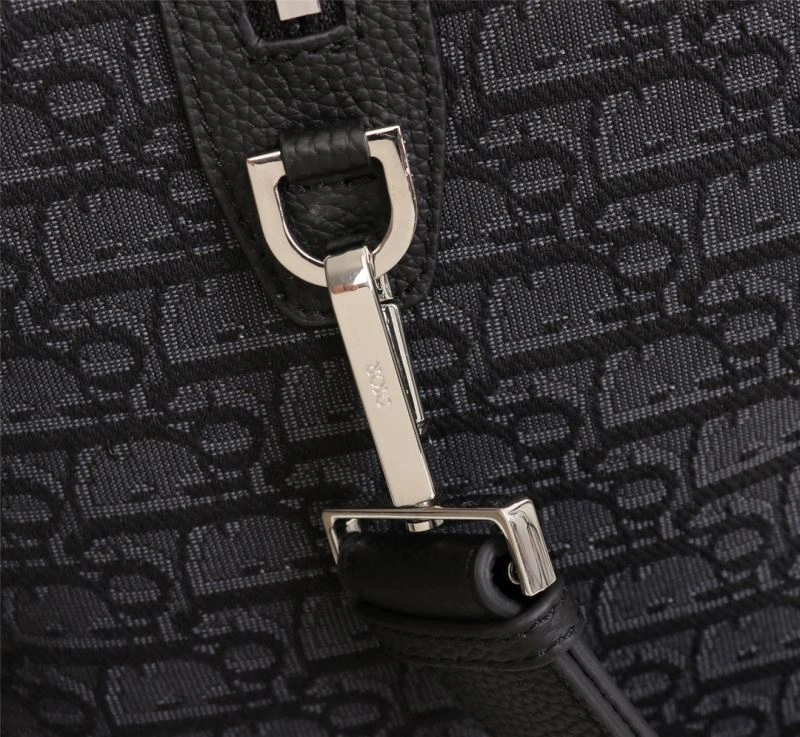 Legit Christian Dior Travel Bags