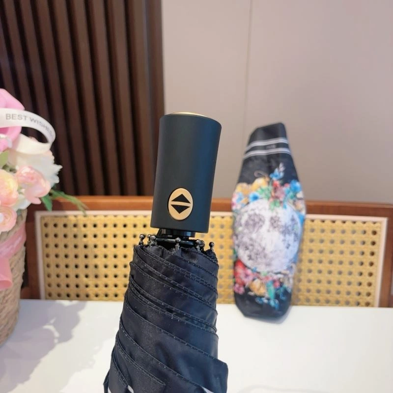 Low-cost Christian Dior Umbrella