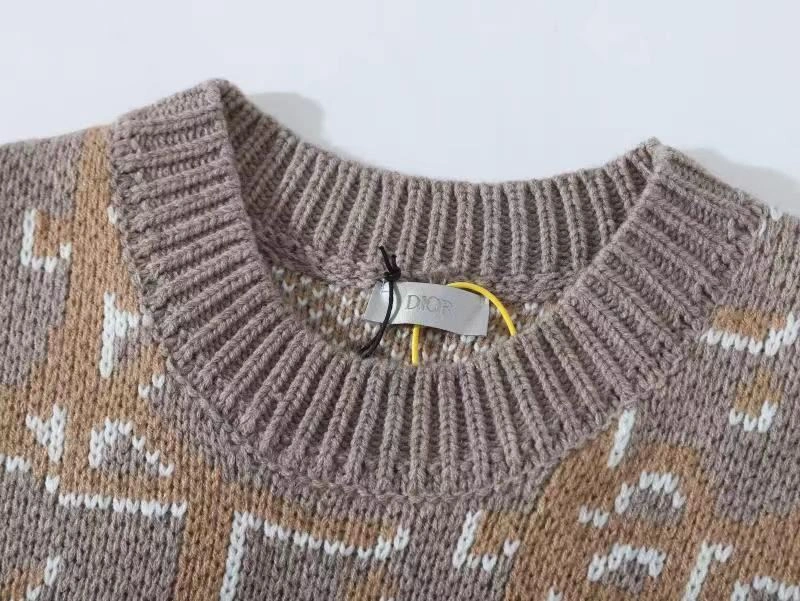 Accurate model Christian Dior Vest