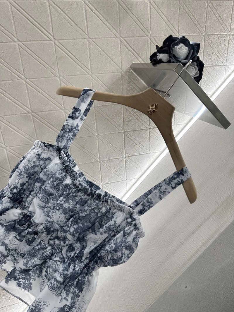 Indistinguishable Christian Dior Vest