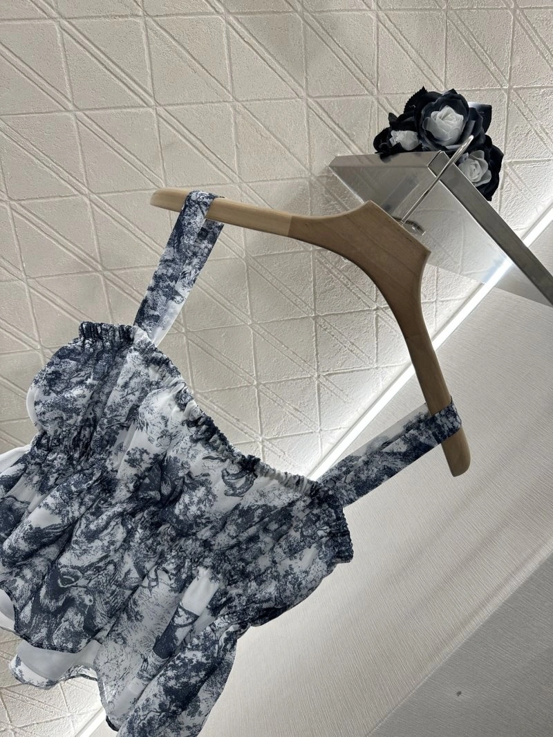 Indistinguishable Christian Dior Vest