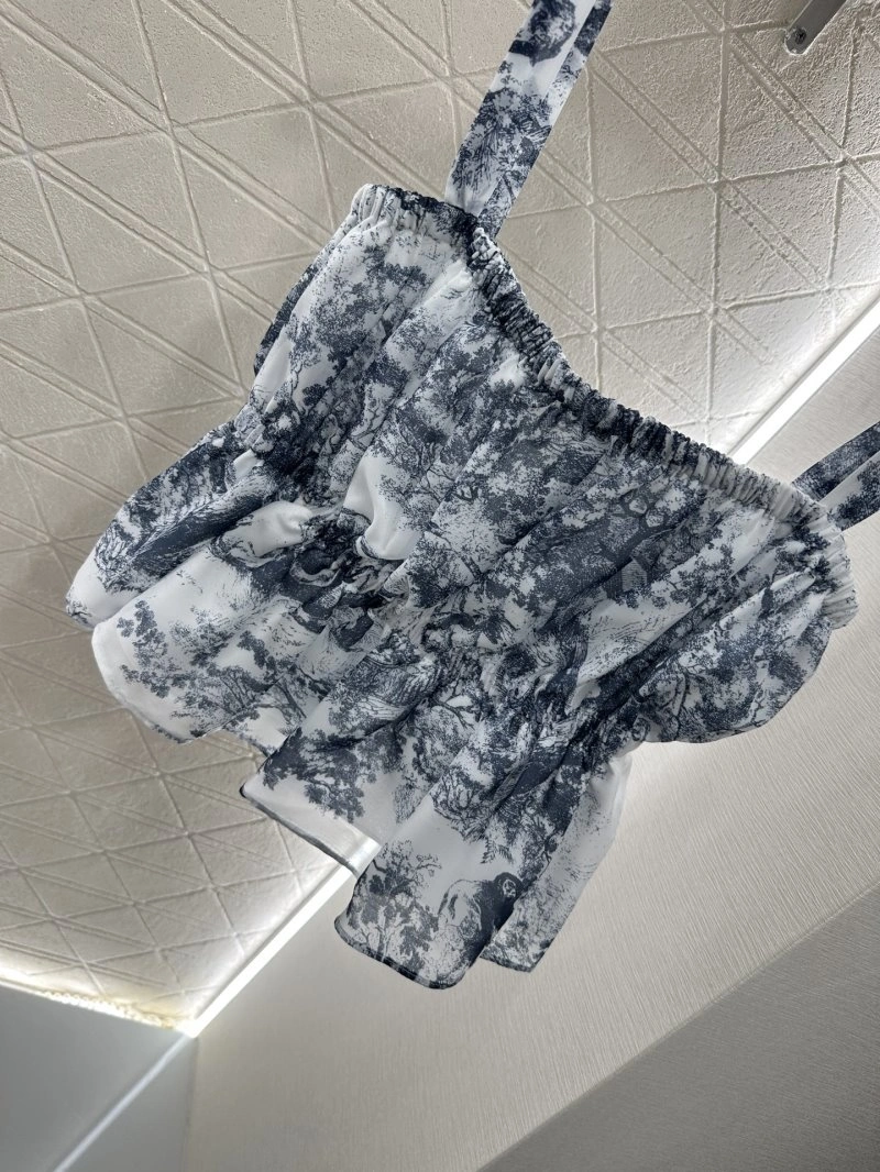 Indistinguishable Christian Dior Vest