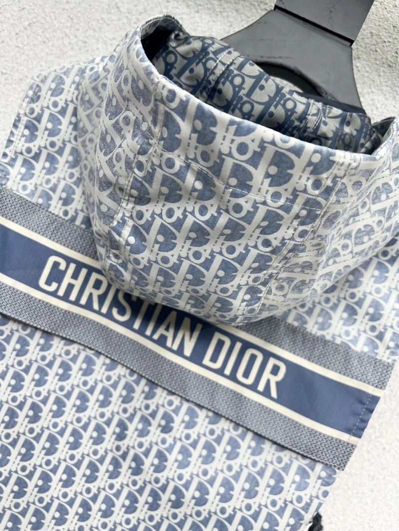 Legit Christian Dior Vest