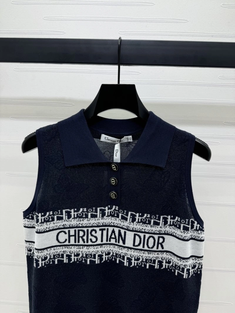 Accurate model Christian Dior Vest