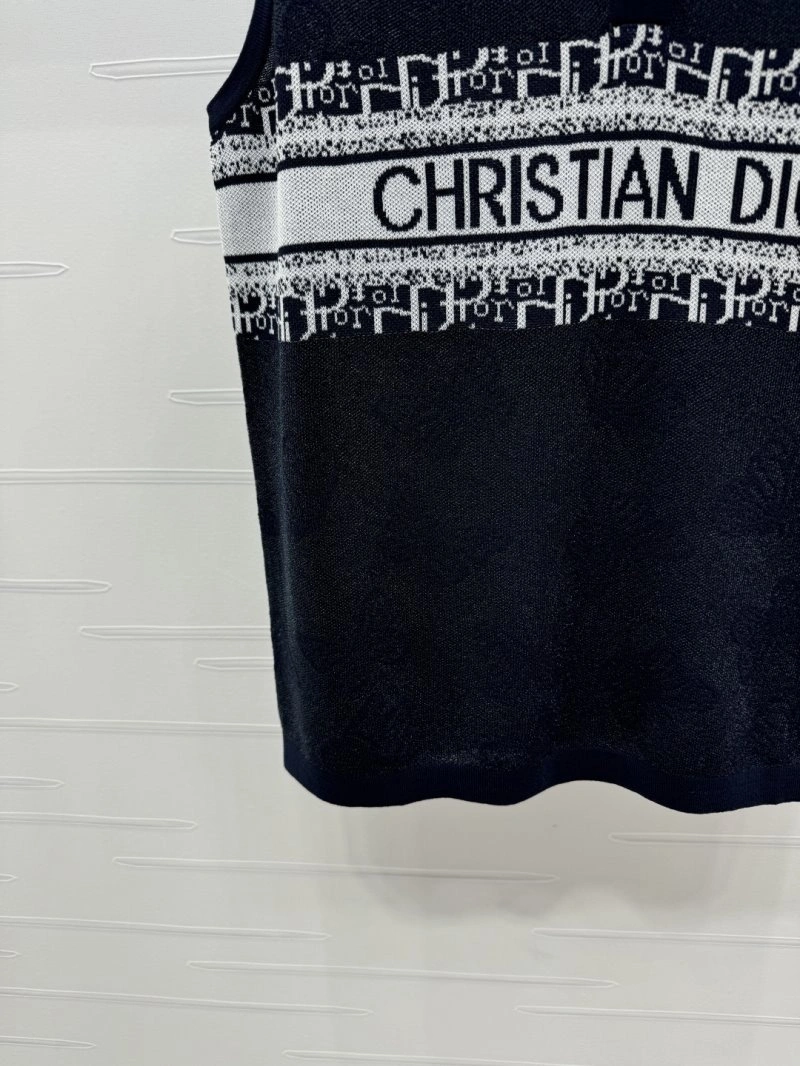 Accurate model Christian Dior Vest