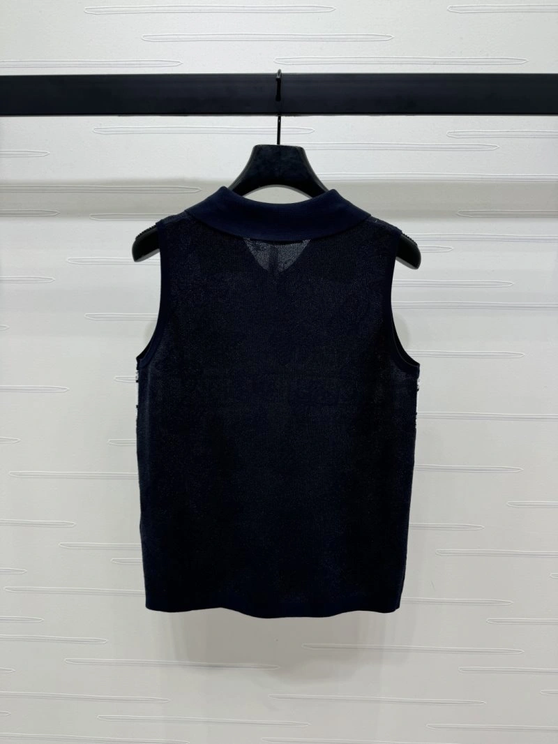 Accurate model Christian Dior Vest
