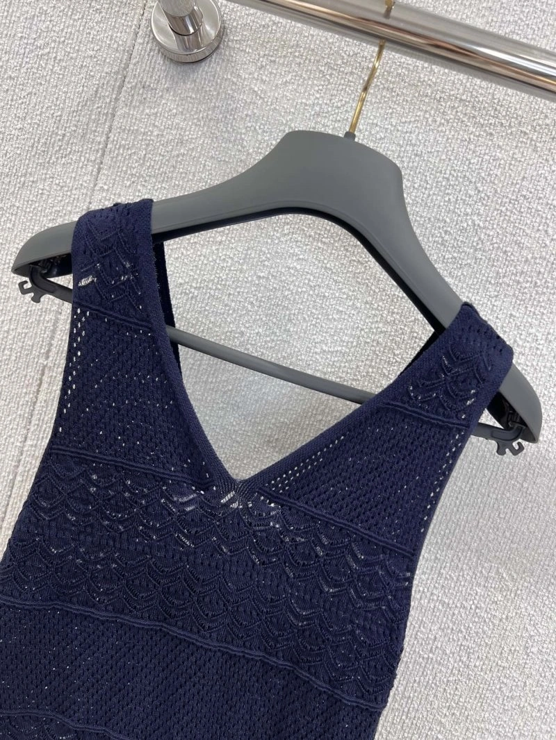 Accurate model Christian Dior Vest