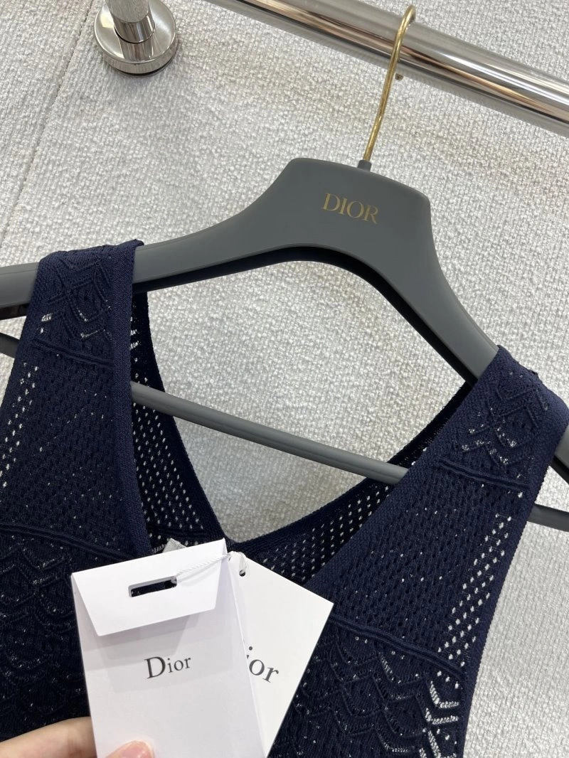 Accurate model Christian Dior Vest