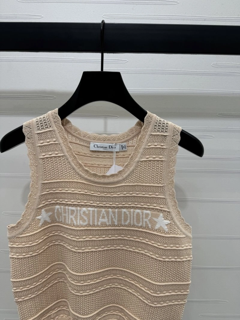 Accurate model Christian Dior Vest