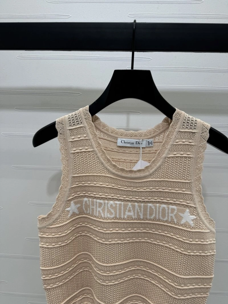 Accurate model Christian Dior Vest