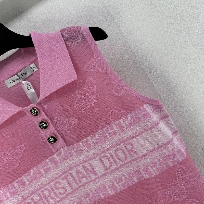 Accurate model Christian Dior Vest