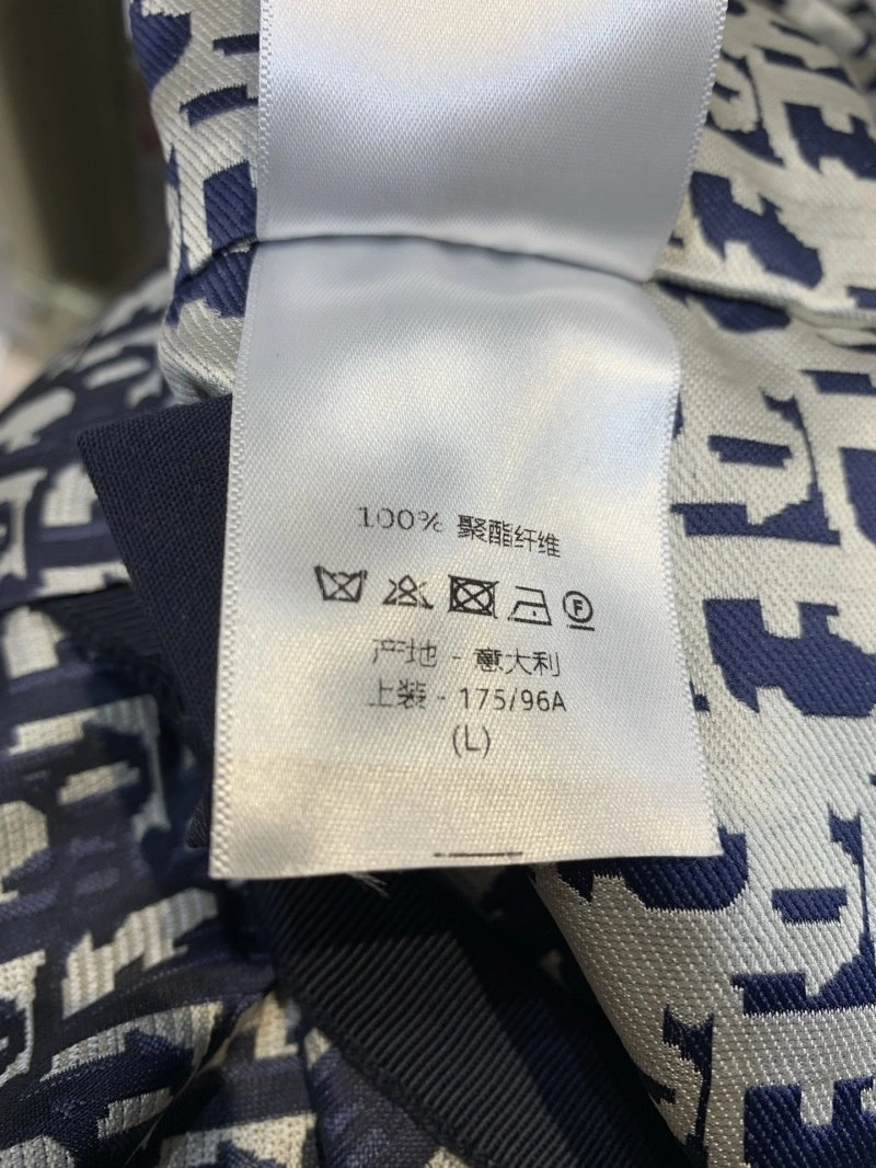 Accurate model Christian Dior Vest