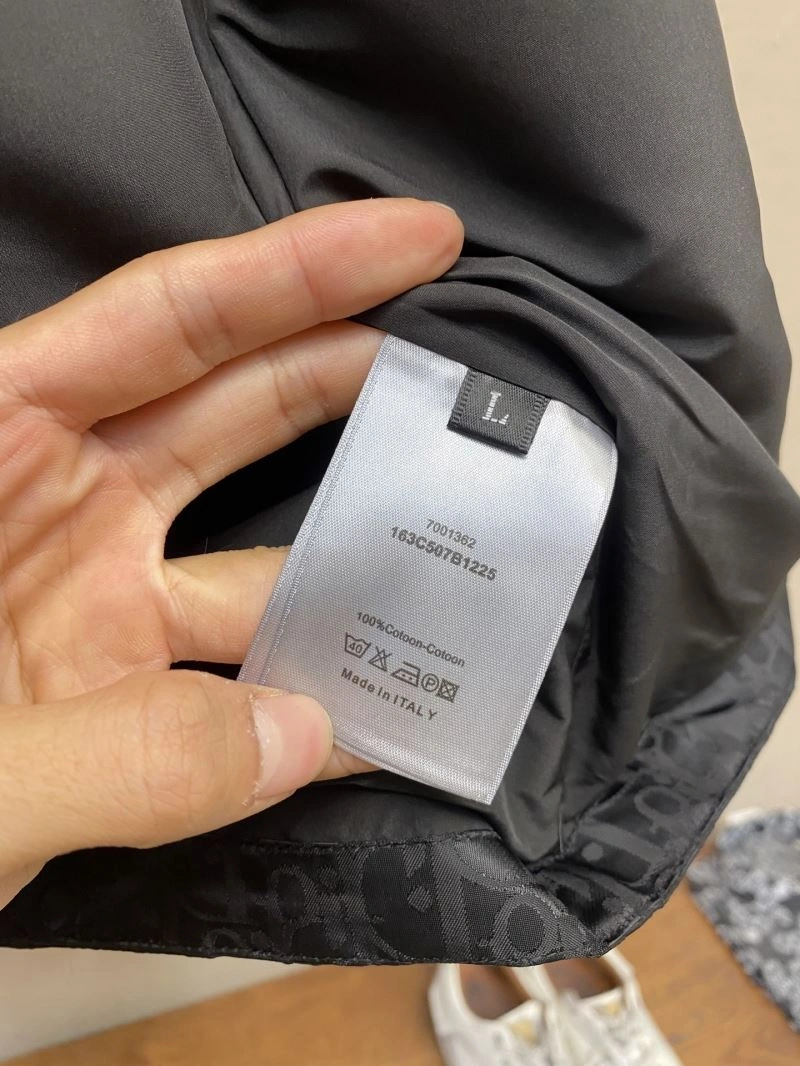 Accurate model Christian Dior Vest